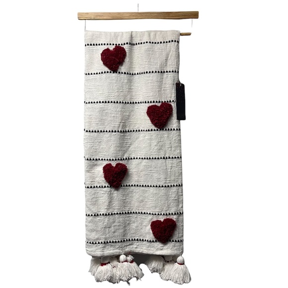 Rachel Zoe | Bedding | Rachel Zoe Heart Decorative Throw Blanket | Poshmark